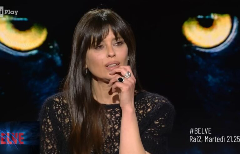 Claudia Pandolfi sul figlio bullo: "Appena ho sentito l'odore gli ho ...